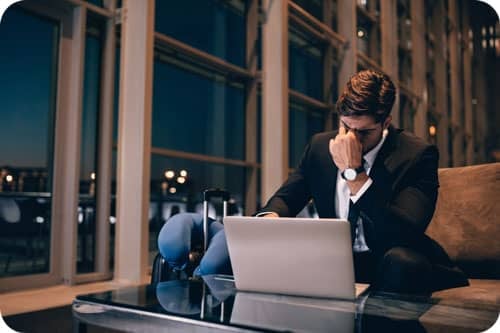 Strategies for Overcoming Crowded Airport Lounges